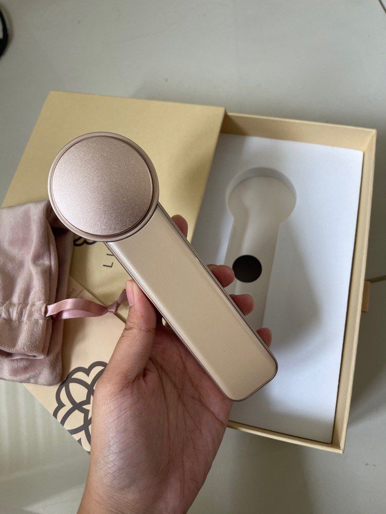 Luxelle RF Wand on Carousell