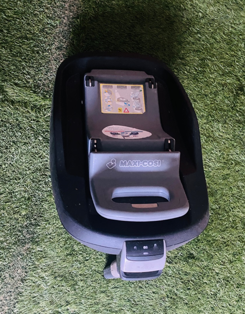 Maxi-Cosi FamilyFix Iso-Fix Base for Sale!, Babies & Kids, Going Out ...