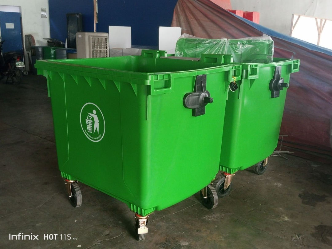 MOBILE TRASH BIN, Furniture & Home Living, Cleaning & Homecare Supplies ...
