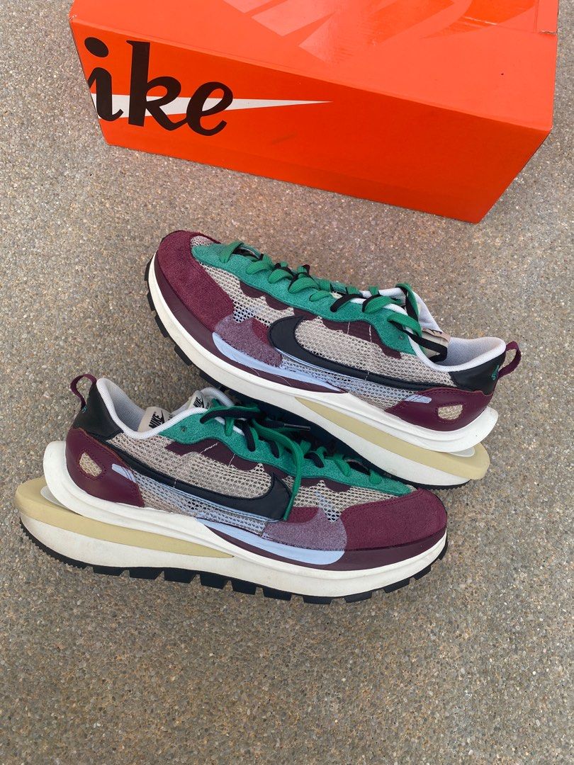 Nike Sacai Vaporwaffle Villain Red, Men's Fashion, Footwear, Sneakers ...