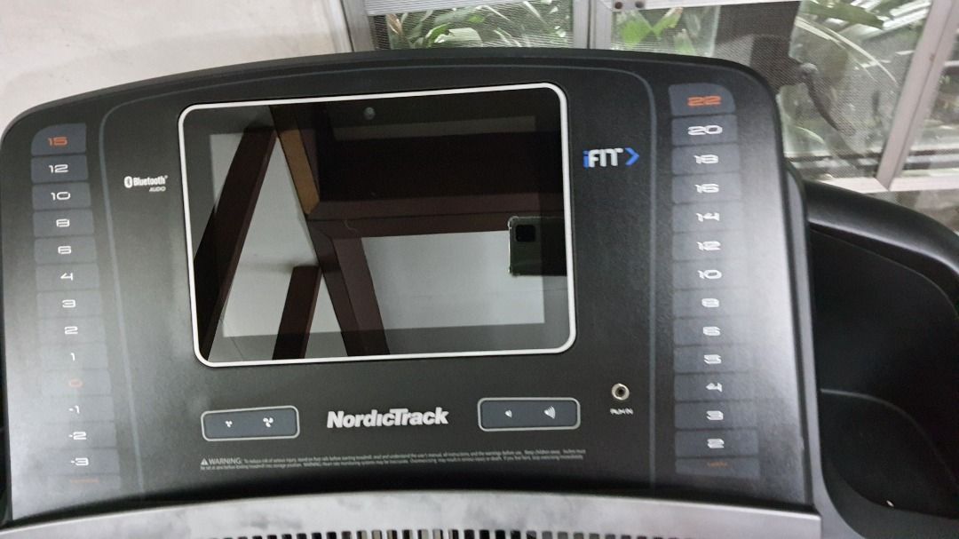 NordicTrack Commercial 1750 Treadmill, Sports Equipment, Exercise ...