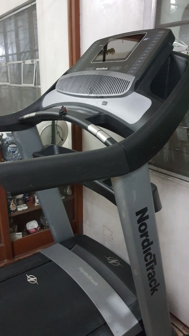 NordicTrack Commercial 1750 Treadmill, Sports Equipment, Exercise ...