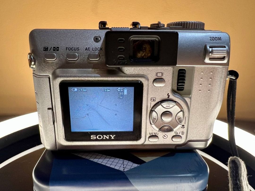 RARE SONY DSC-V1, Photography, Cameras on Carousell