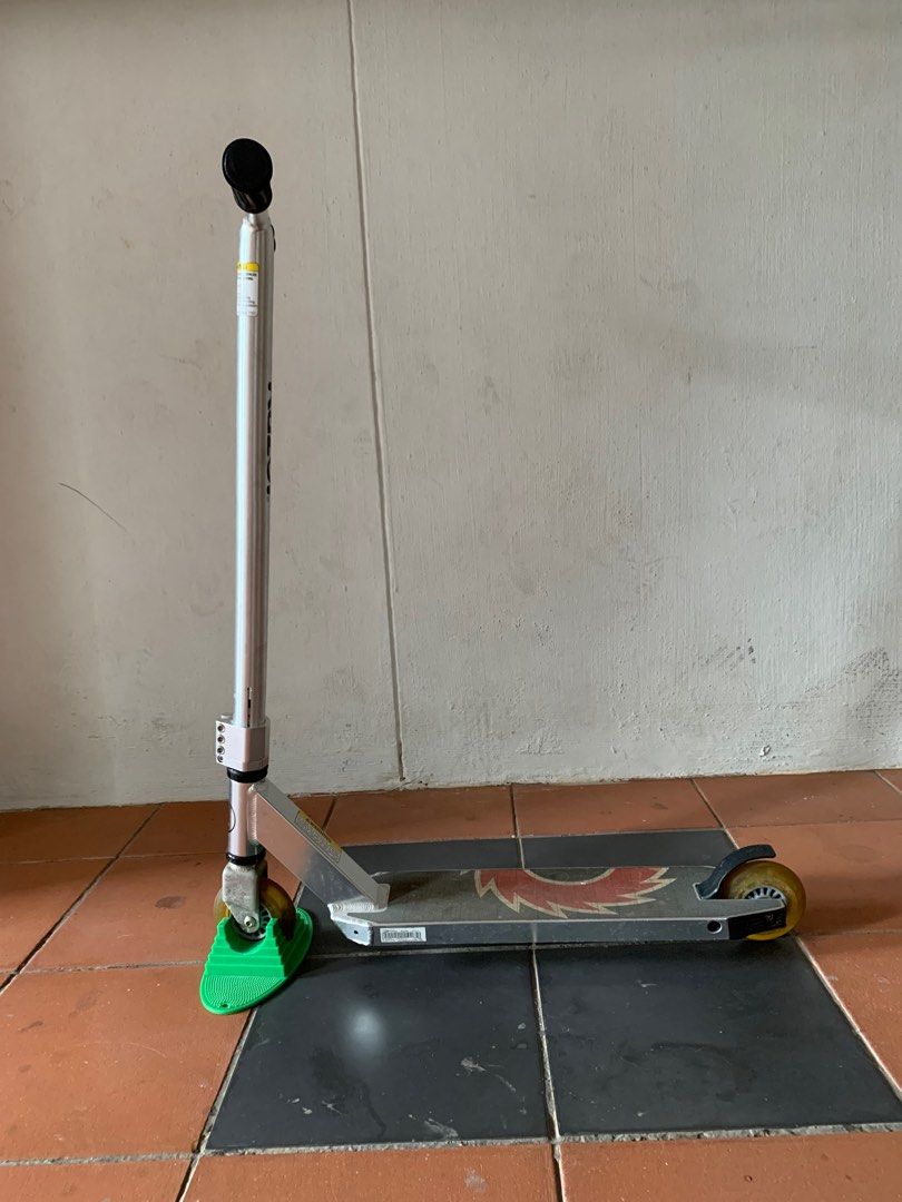 Razor Stunt Scooter, Sports Equipment, Sports & Games, Skates ...