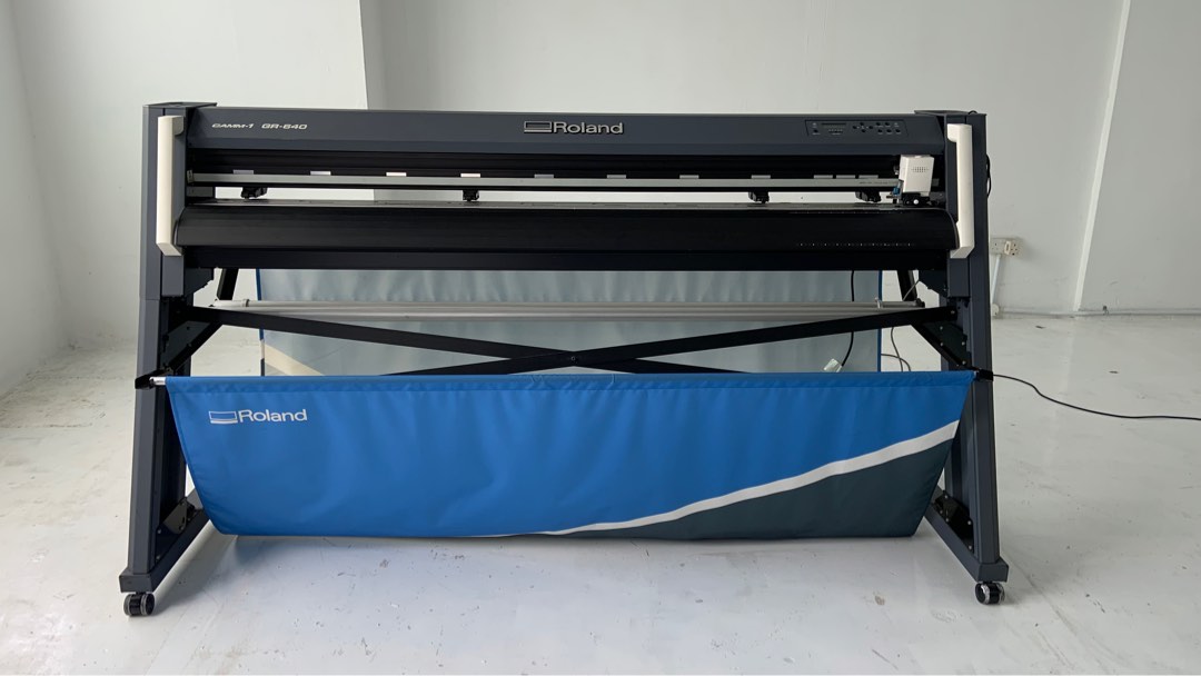 Roland GR-640 plotter, Car Accessories, Accessories on Carousell