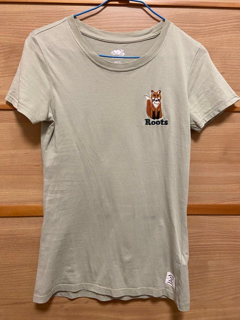 Roots 狐狸logo T袖xs號9成新, 她的時尚, 上衣, T恤在旋轉拍賣