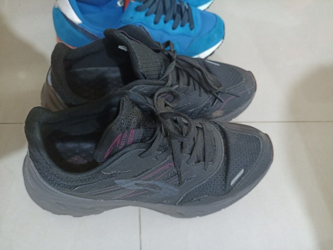 Sepatu nike dan 910 nineteen, Fesyen Pria, Sepatu , Sneakers di Carousell