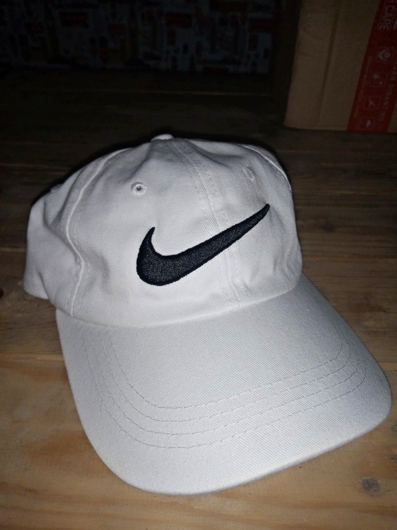 Simple Cap Logo Nike, Fesyen Pria, Aksesoris, Topi di Carousell