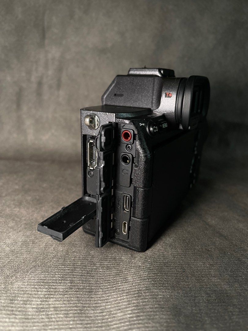 SONY A7IV | Full Frame Mirrorless Camera, Photography, Cameras on Carousell