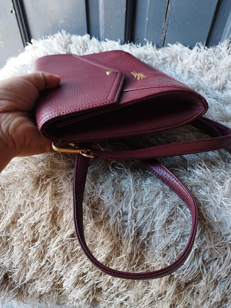 St.scott, Women's Fashion, Bags & Wallets, Cross-body Bags on Carousell