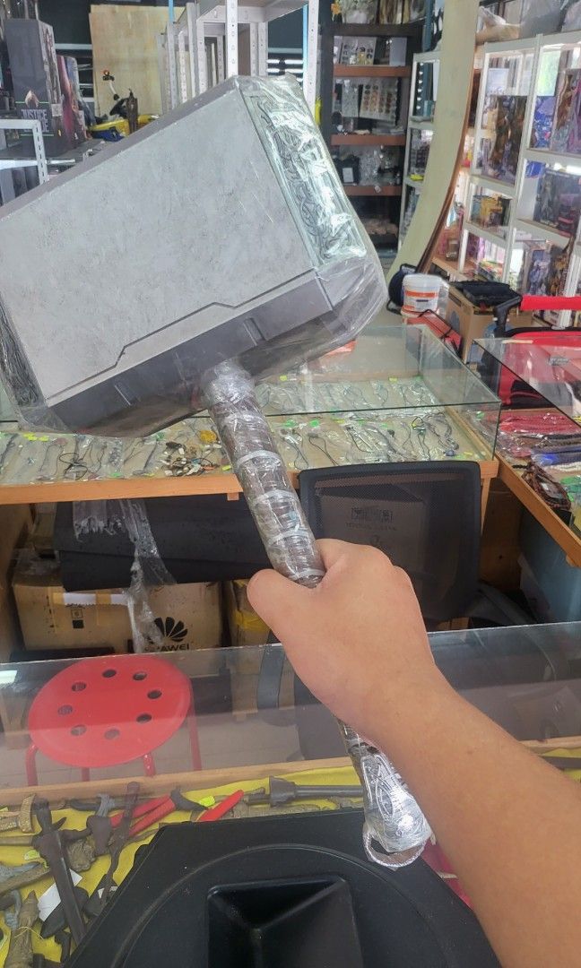 THOR HAMMER LIVE SIZE ABS PLASTIK 1:1, Hobbies & Toys, Collectibles & Memorabilia, Fan ...