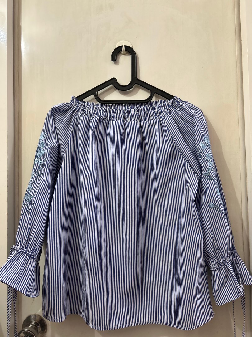 top sabrina garis, Fesyen Wanita, Pakaian Wanita, Atasan di Carousell