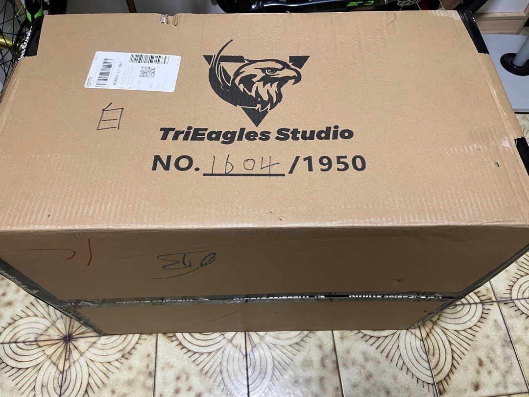 TriEagles Studio X Sparkey Studio Crystal Series Ghost Blade (White Ver) By WLOP 1/4 Scale ...