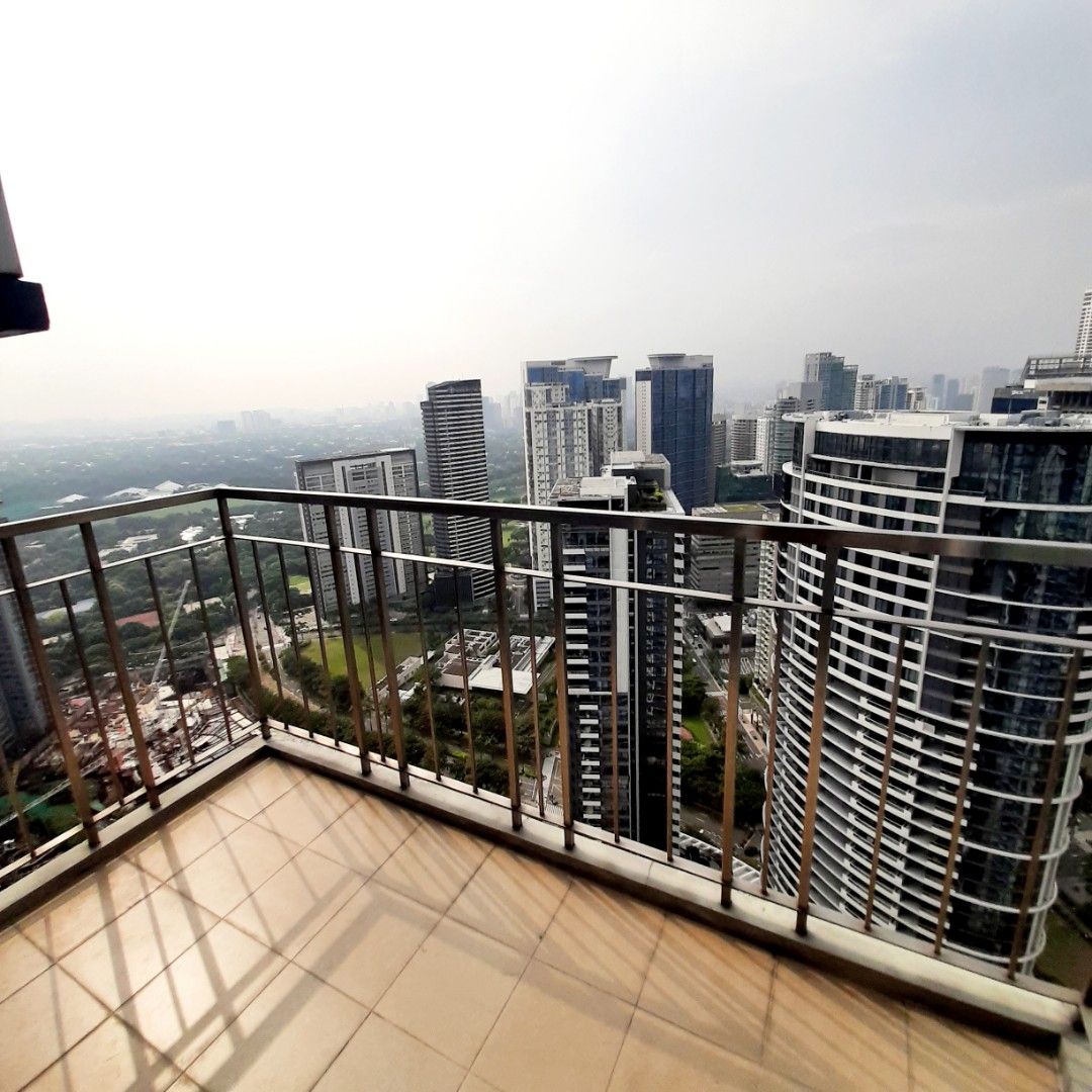 Trion Tower BGC 2BR 80sqm 2Parkings. Near Sm Aura, Medical City ...