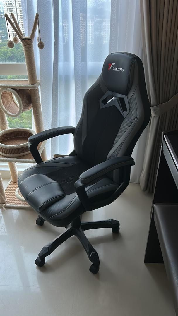 TTRacing Duo v3 Gaming Chair, Furniture & Home Living, Furniture ...