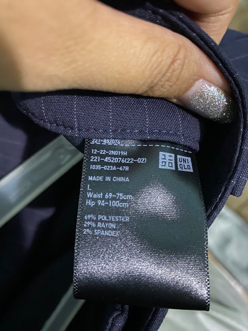 Uniqlo smart short, Women's Fashion, Bottoms, Shorts on Carousell