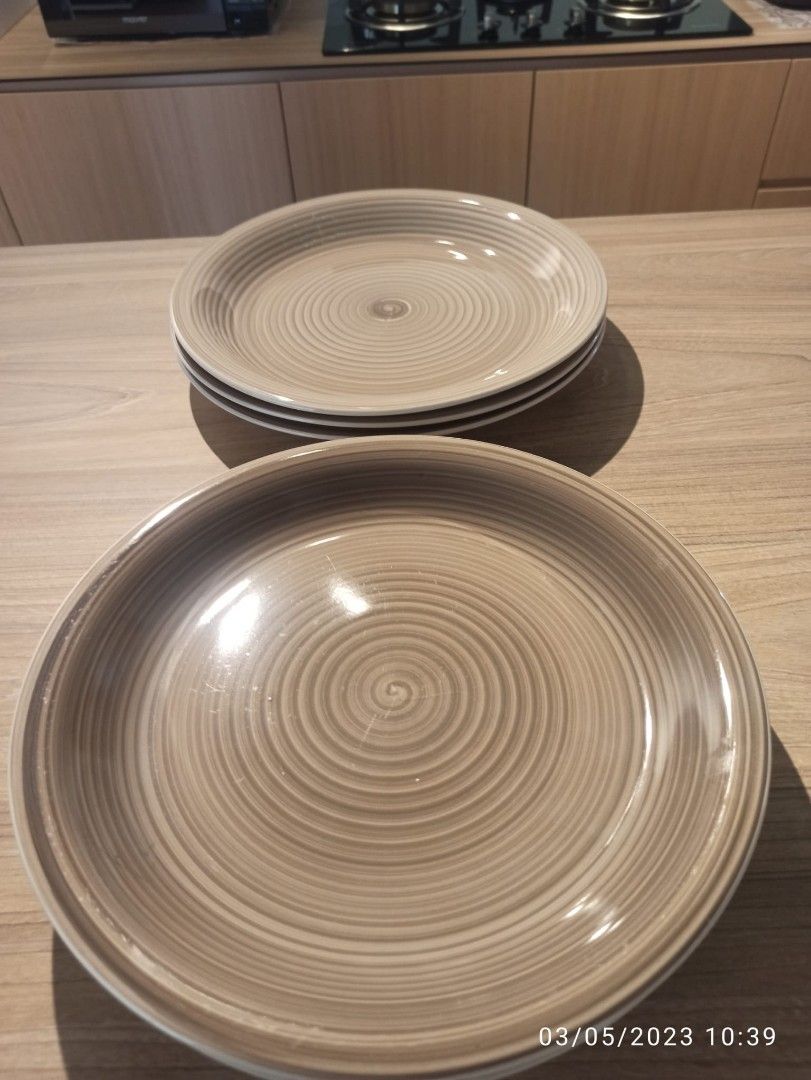 Used only once, dinner plates of 6., Furniture & Home Living ...