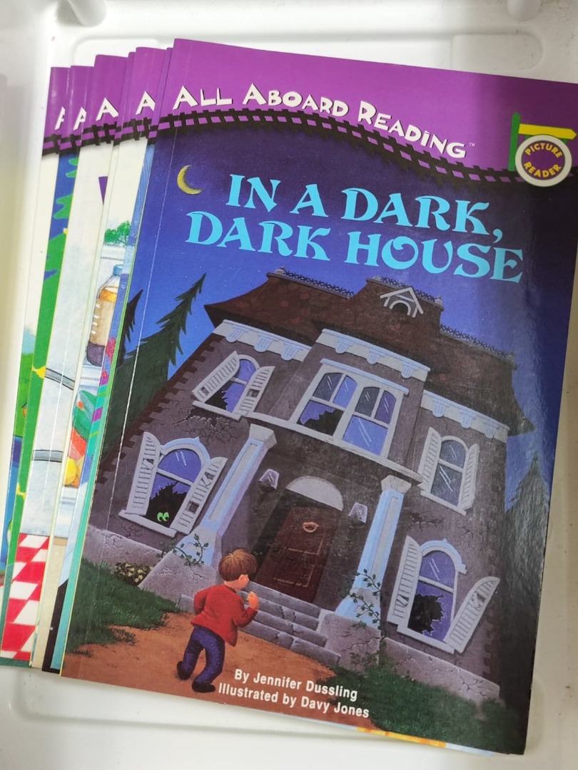 All Aboard Reading (story book) 12books, 興趣及遊戲, 書本 & 文具, 小朋友書 - Carousell