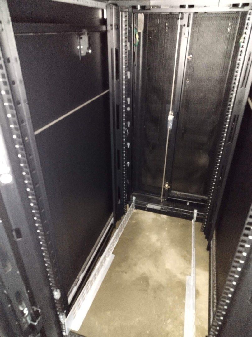 Apc Rack Cabinet 24u | Cabinets Matttroy