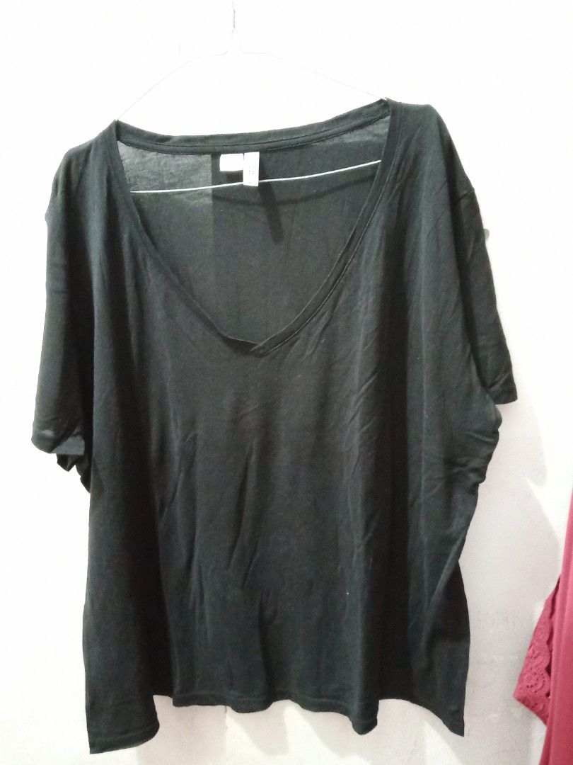 Atasan kaos perempuan jumbo, Fesyen Wanita, Pakaian Wanita, Atasan di Carousell