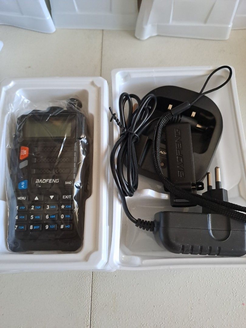 Baofeng UV-5R & 5R plus FM Walkie Transciever sets, Mobile Phones ...