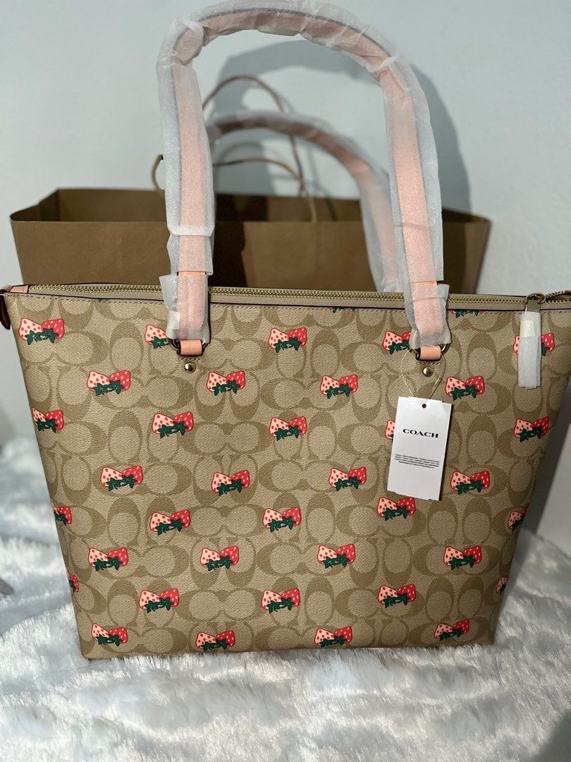 Coach - Strawberry Design Tote Bag on Carousell
