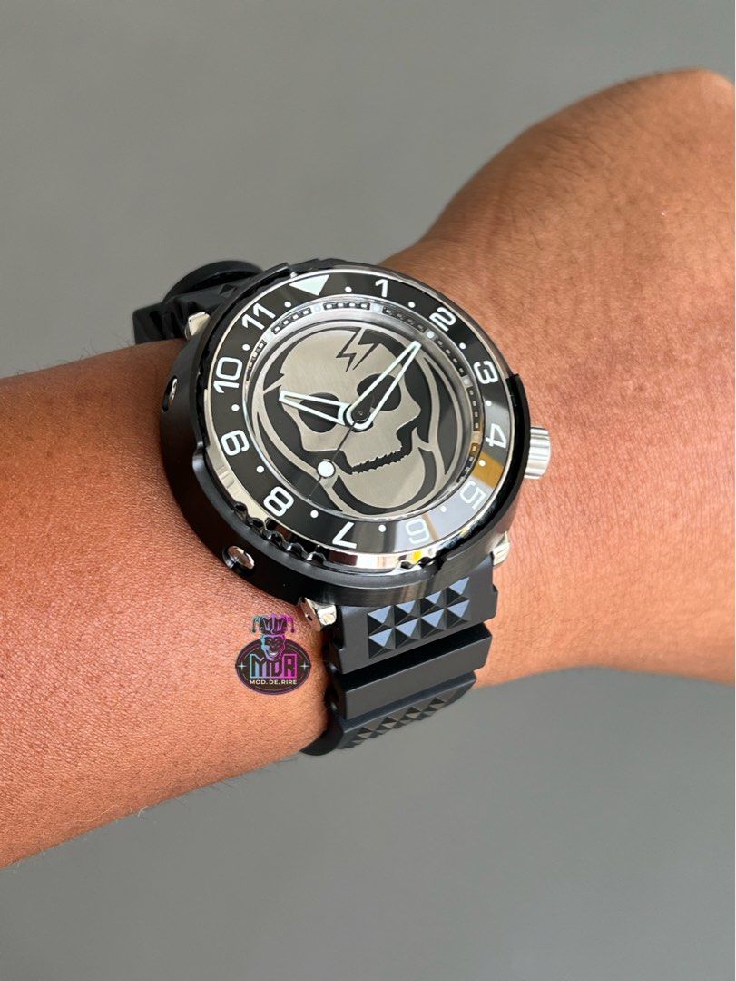Custom Tuna Skull Zap Heavy Duty Black on Silver on Carousell