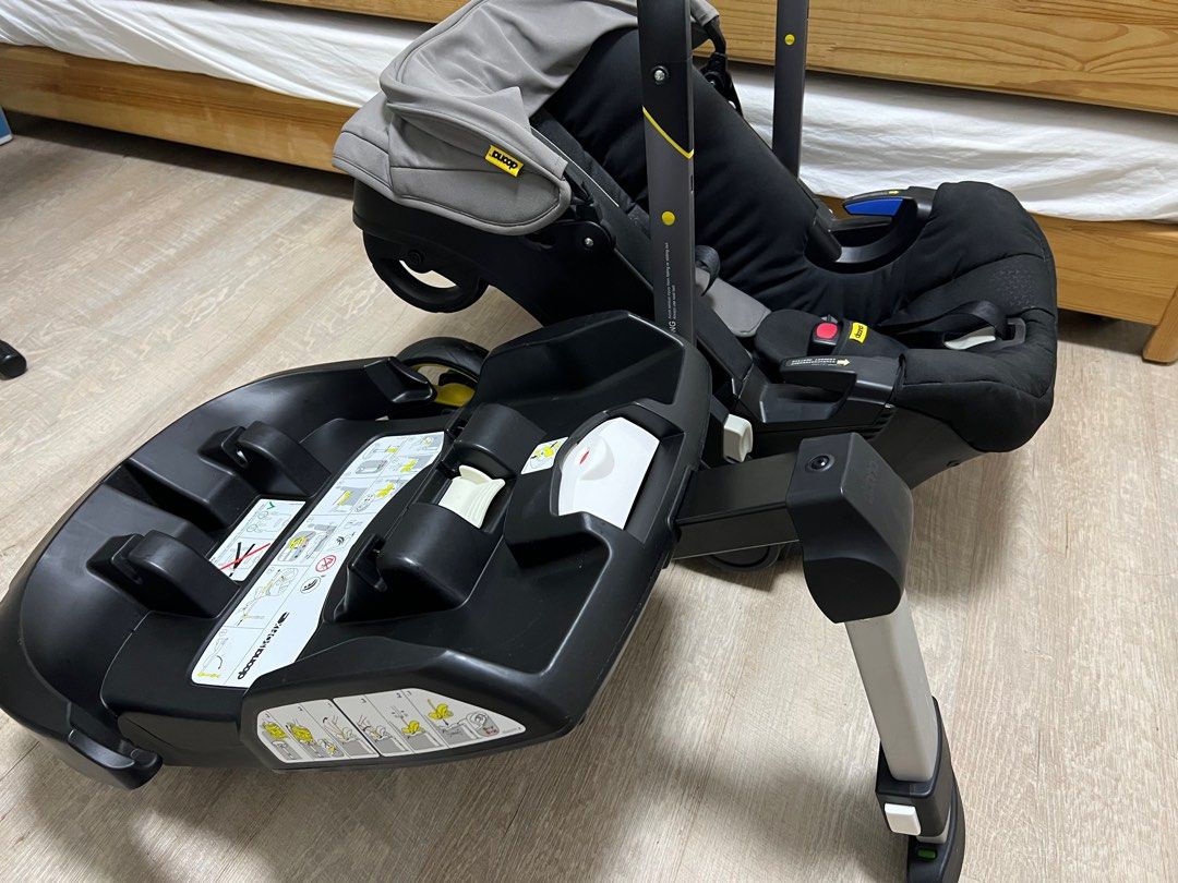 Doona Stroller with Isofix Base, Babies & Kids, Going Out, Strollers on ...