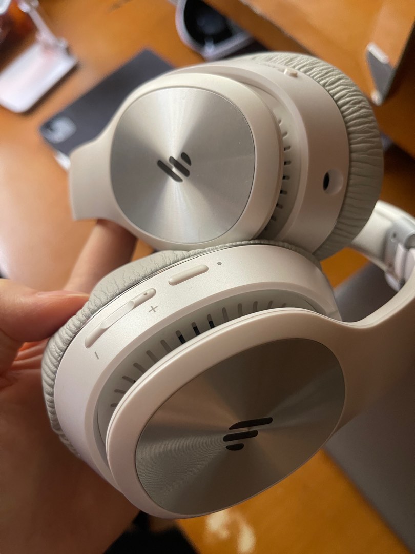 Edifier W820BT headphones white on Carousell