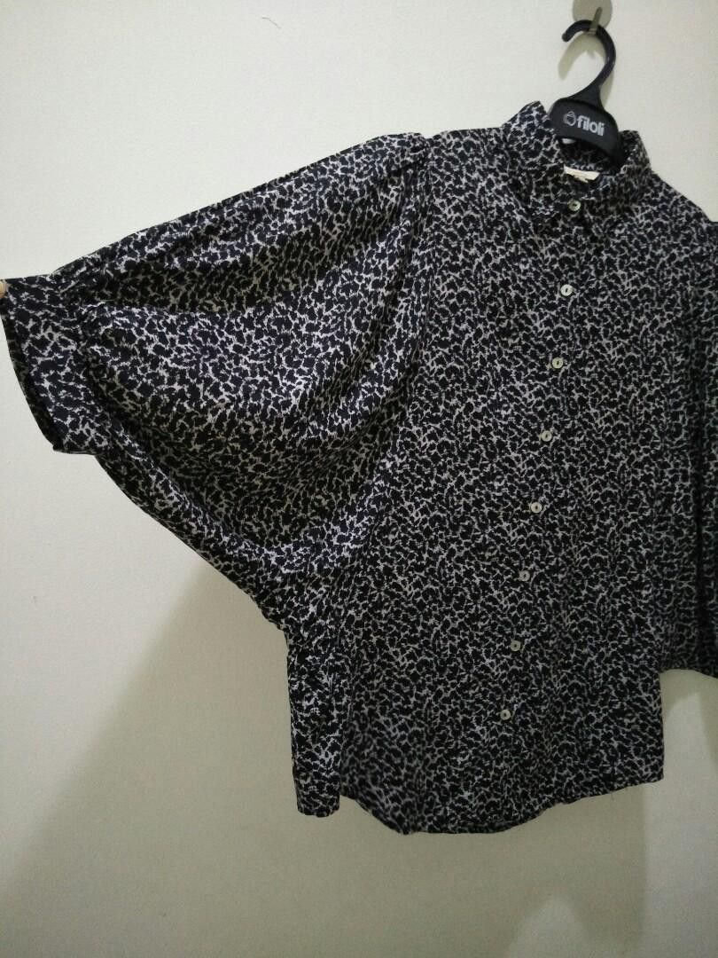 Et cetera Batwing Blouse, Fesyen Wanita, Pakaian Wanita, Atasan di Carousell