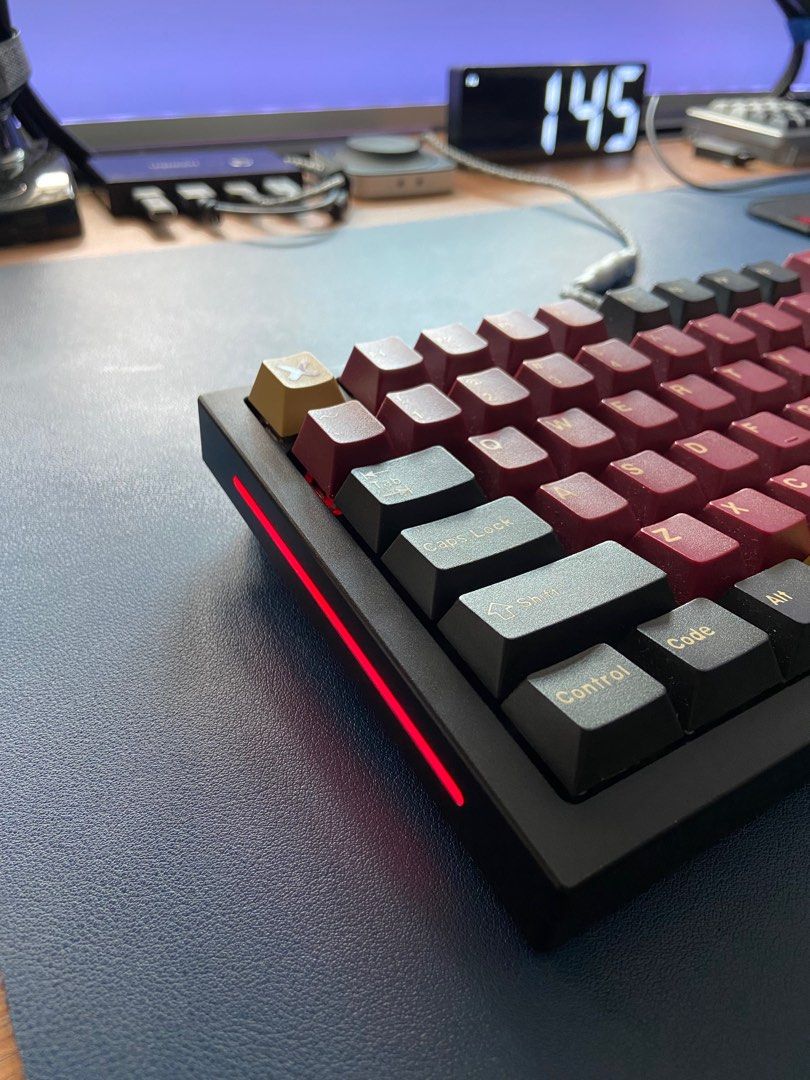 GMMK Pro (Comes with pc plate and alu plate), Computers & Tech, Parts ...