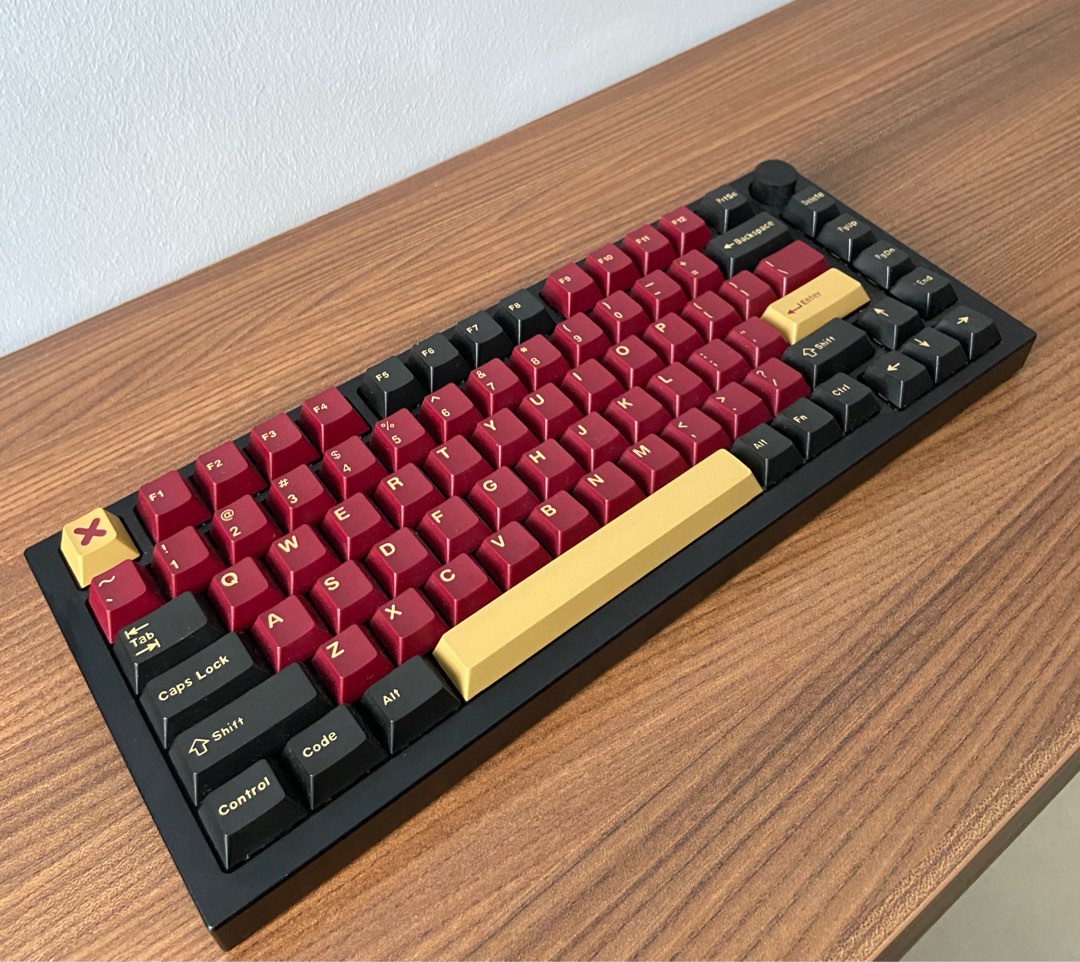 GMMK Pro (Comes with pc plate and alu plate), Computers & Tech, Parts ...