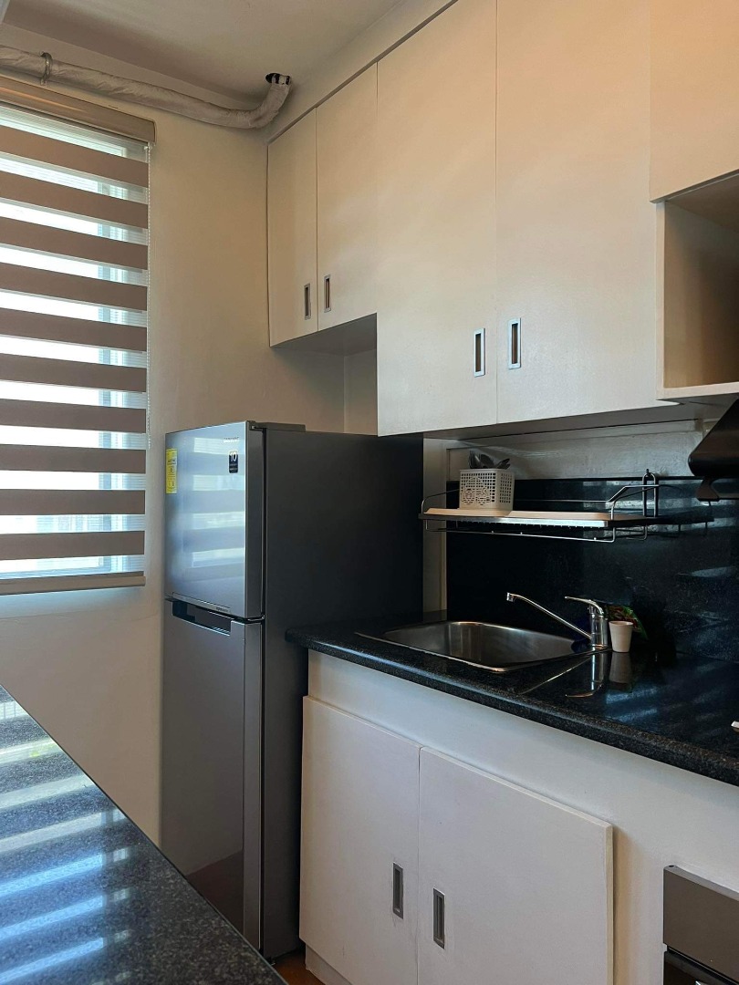 Good Deal: Semi-furnished 1BR Unit in Asian Mansion II, Legazpi Village ...