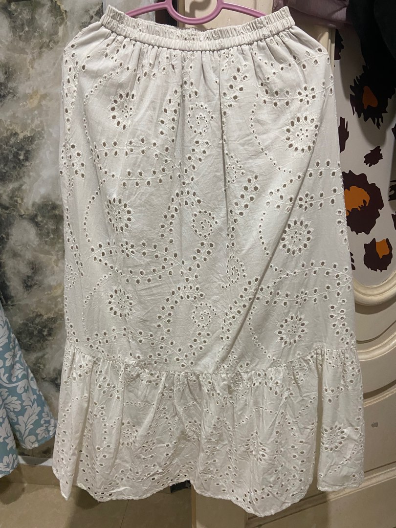 GU Skirt Sulam Tebuk, Women's Fashion, Muslimah Fashion, Bottoms on ...