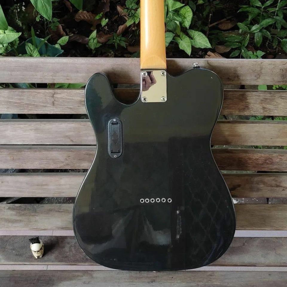 Guitar Telecaster Custom, Musik & Media, Alat di Carousell