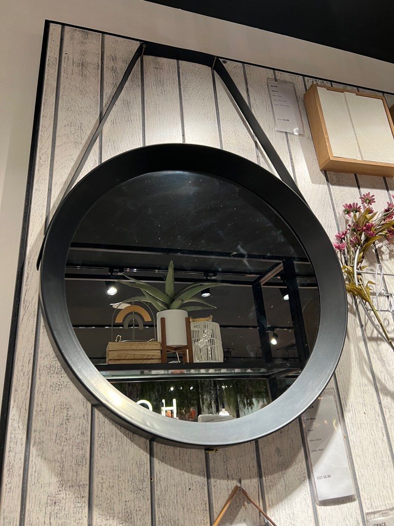 HOOGA Mirror, Furniture & Home Living, Home Decor, Mirrors on Carousell