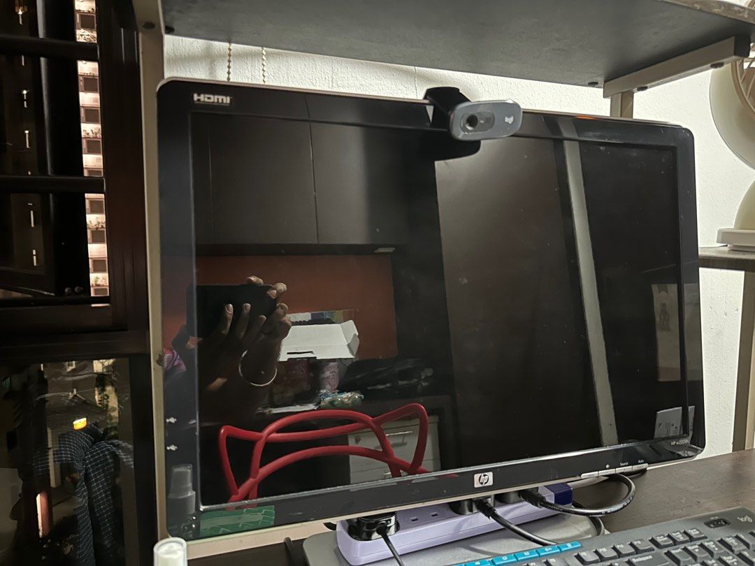 HP w2228h Monitor with Built in Speakers, Computers & Tech, Parts ...