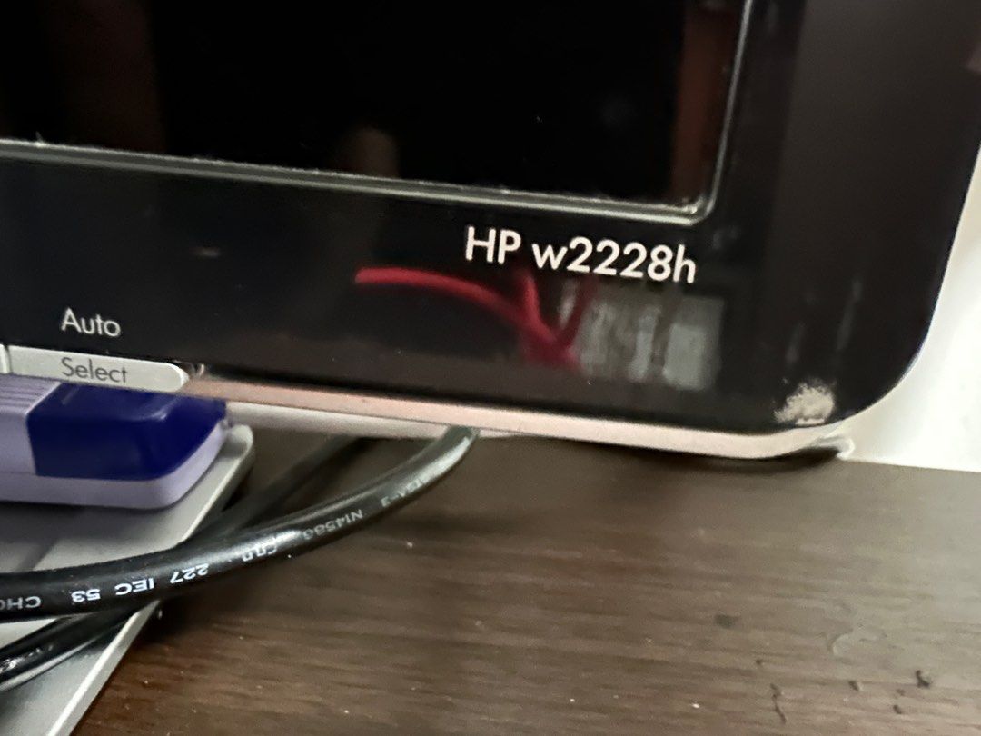 HP w2228h Monitor with Built in Speakers, Computers & Tech, Parts ...