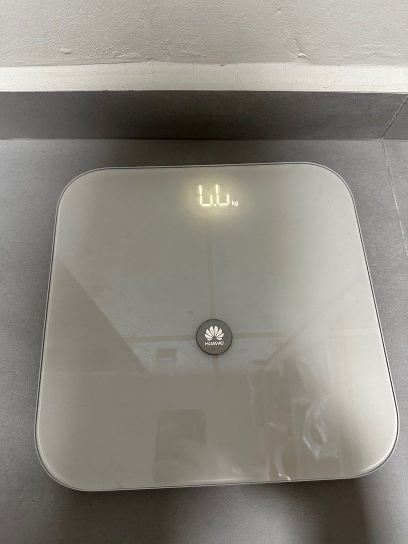 Huawei digital weighing scale, Health & Nutrition, Health Monitors ...