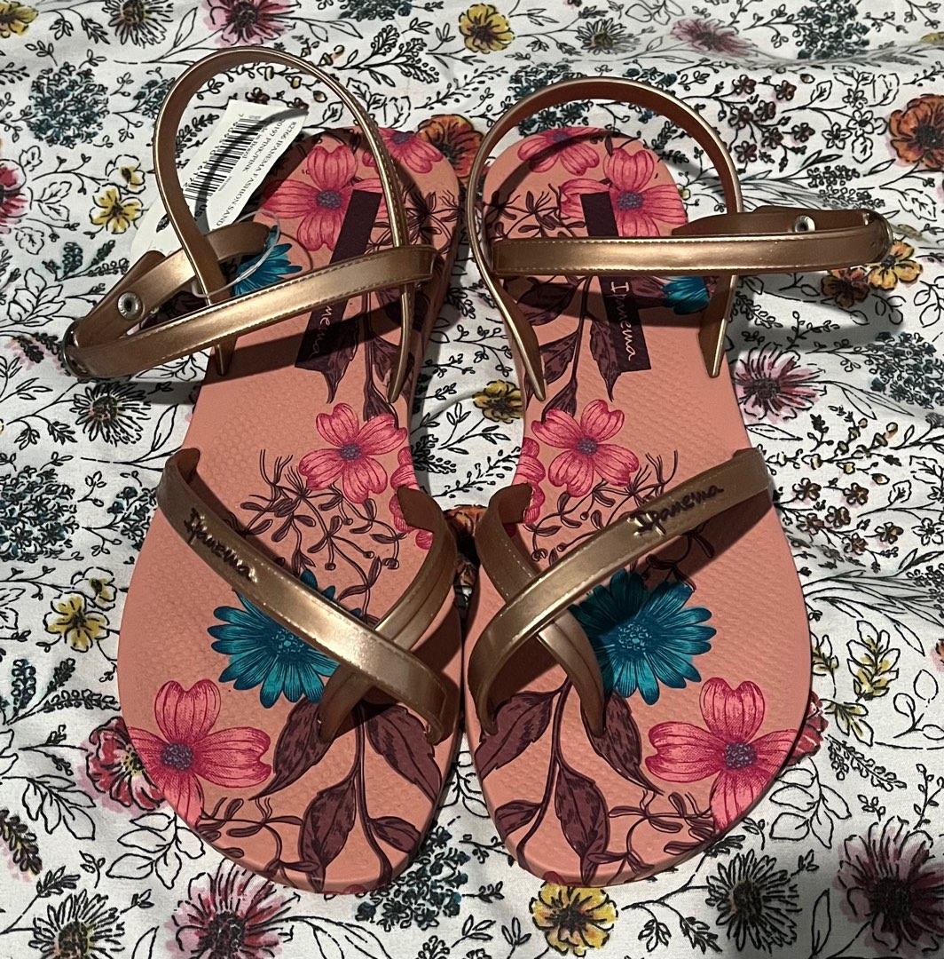 Ipanema sandals US7, Women's Fashion, Footwear, Sandals on Carousell