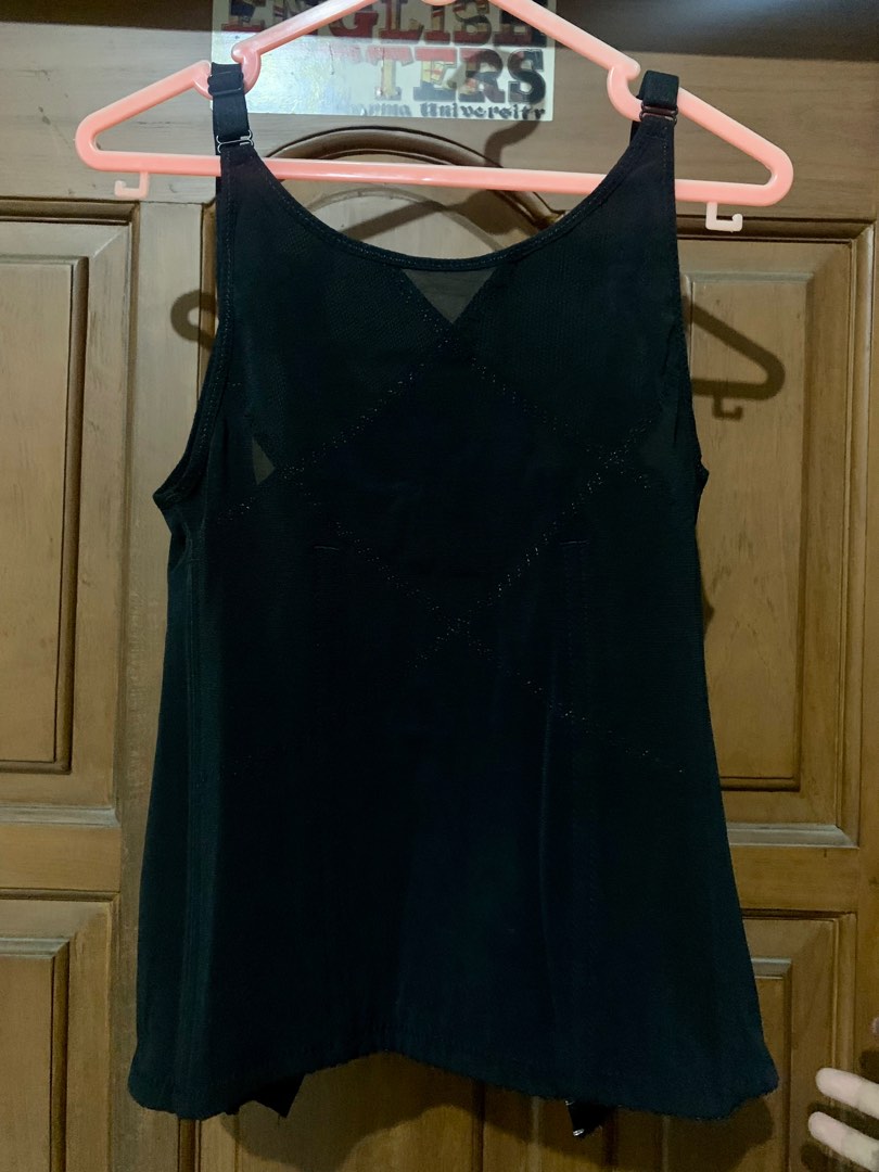 Korset Hitam, Fesyen Wanita, Pakaian Wanita, Lainnya di Carousell