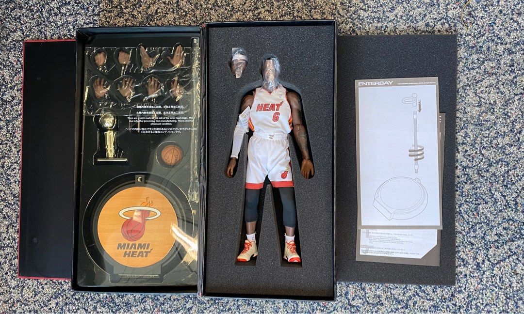 Lebron James Miami Heat 12 inch figure, 興趣及遊戲, 收藏品及紀念品, 明星周邊 - Carousell