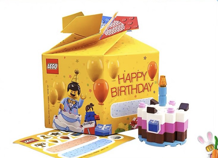 Lego birthday gift set, 興趣及遊戲, 玩具 & 遊戲類 - Carousell