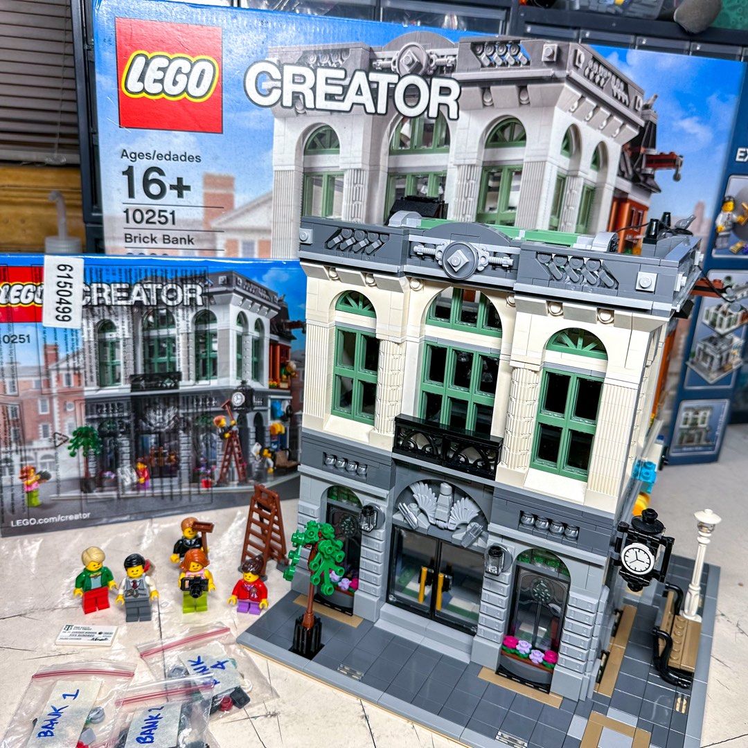 Lego Brick Bank 10251 on Carousell
