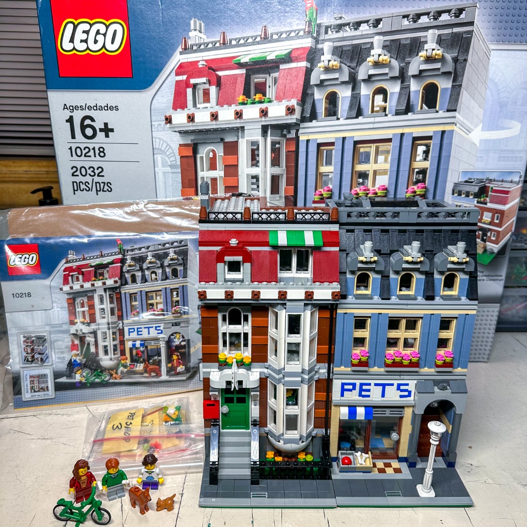 Lego Pet Shop 10218, Hobbies & Toys, Toys & Games on Carousell