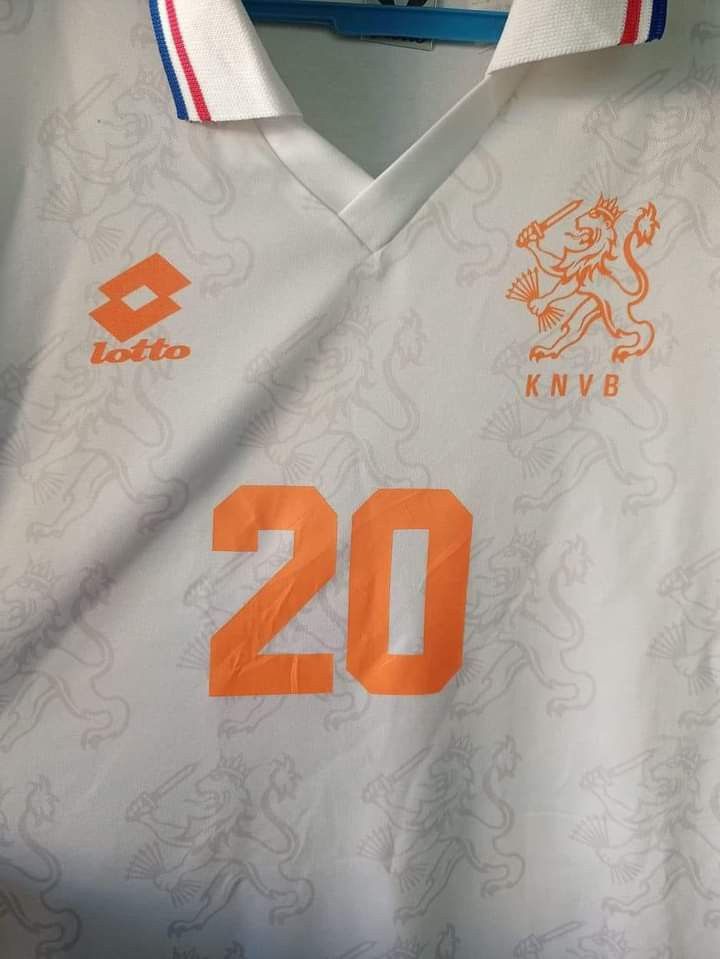 LOTTO HOLLAND BELANDA 1992 AWAY KIT, Men's Fashion, Activewear on Carousell