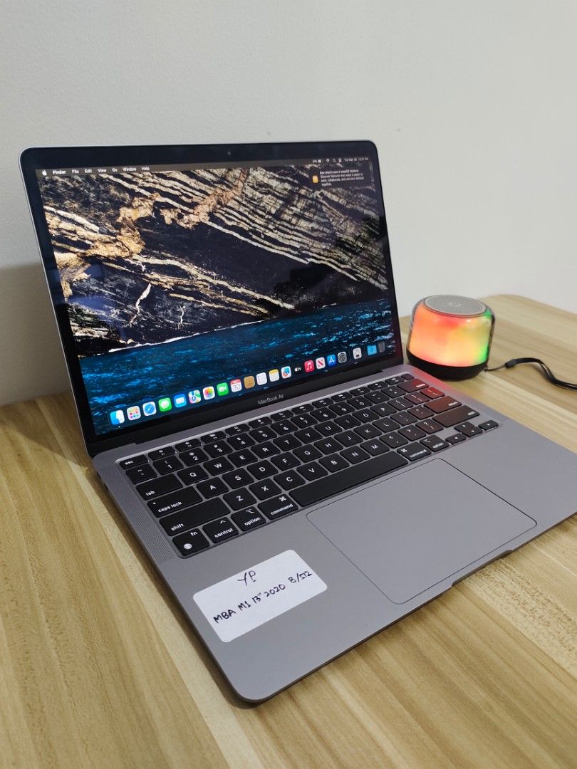 MacBook Air M1 13"- Inch 2020, Elektronik, Komputer, Laptop di Carousell