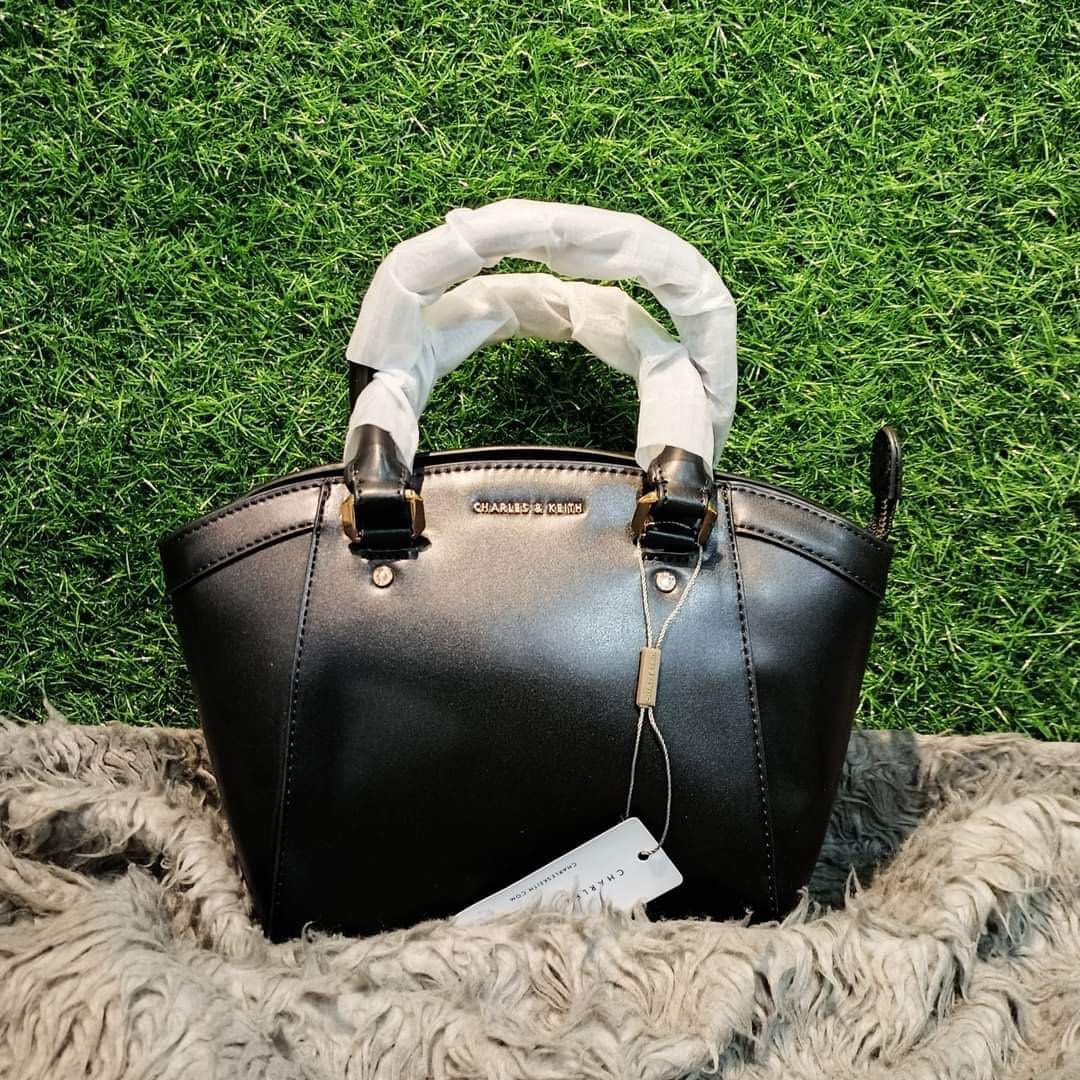 MALL PULL OUT - CHARLES & KEITH, Women's Fashion, Bags & Wallets ...