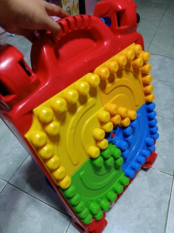 mega blocks table, Babies & Kids, Infant Playtime on Carousell
