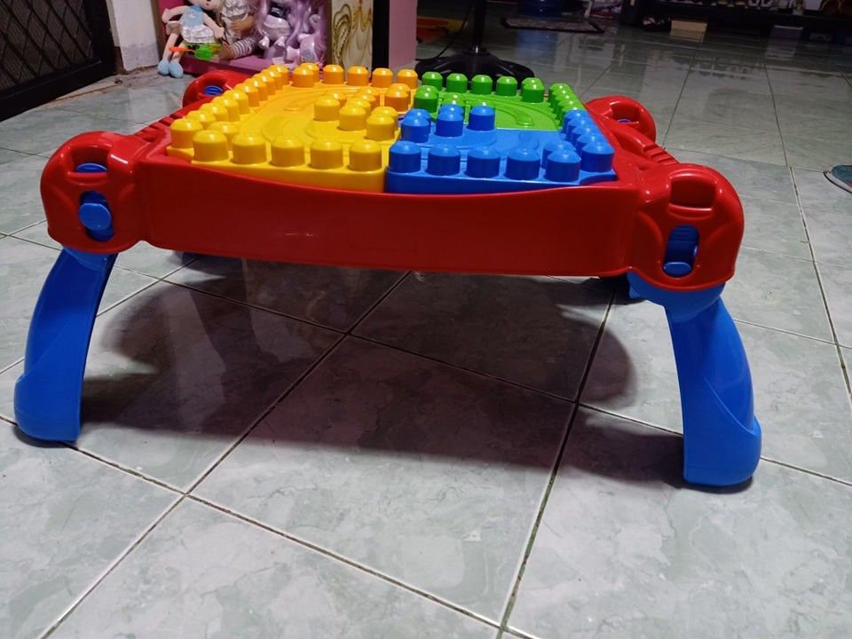 mega blocks table, Babies & Kids, Infant Playtime on Carousell